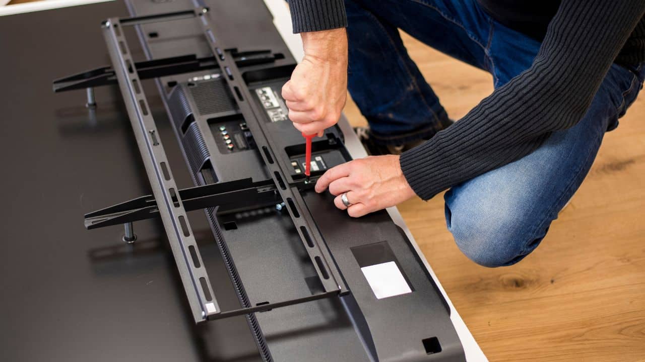 TV Bracket Installation Service in Singapore | Pro Handyman